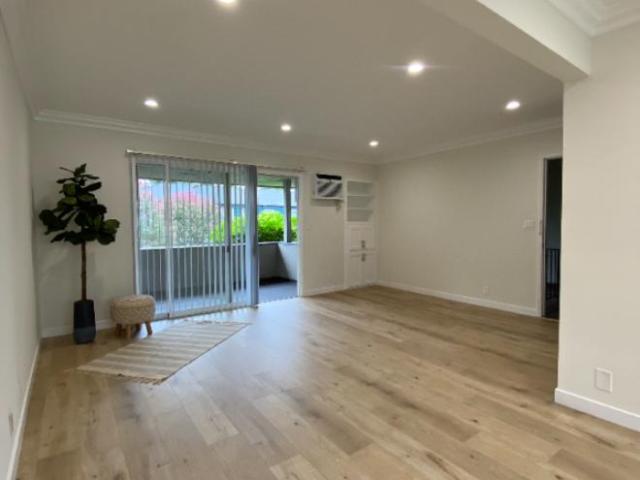 1 Br, 1 bath, Condo 283 S El Molino Ave