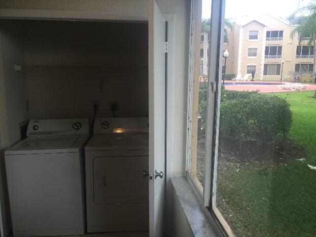 1 Br, 1 bath, Condo 2880 North Oakland Forest Dr