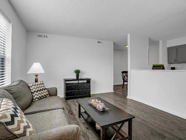 1 Br, 1 bath, Condo 288 Old Mill Rd