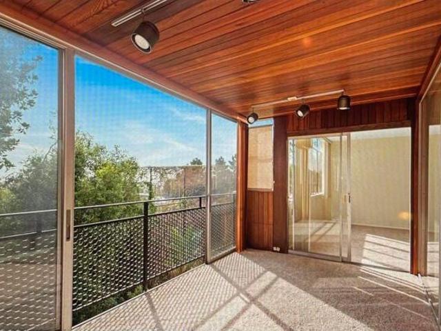 1 Br, 1 bath, Condo 289 S Barrington Ave
