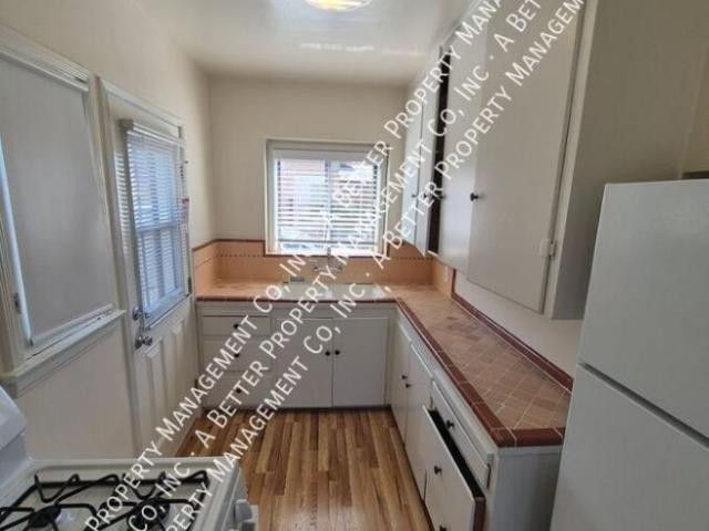 1 Br, 1 bath, Condo 28 W 53rd St