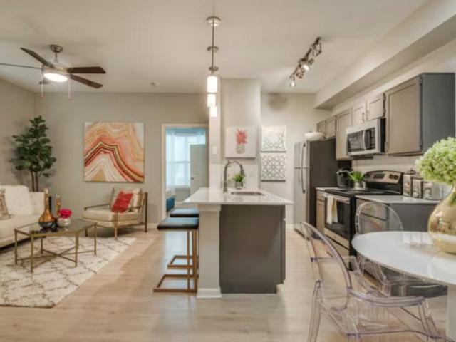 1 Br, 1 bath, Condo 2909 Cityplace W Blvd