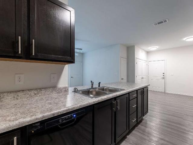 1 Br, 1 bath, Condo 2900 La Junta St