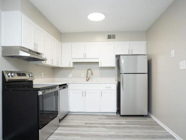 1 Br, 1 bath, Condo 2900 Reidville Rd