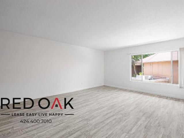 1 Br, 1 bath, Condo 2900 W Lincoln Ave
