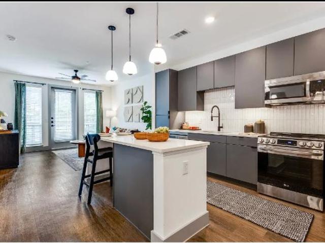 1 Br, 1 bath, Condo 2901 Lady Bettye Drive