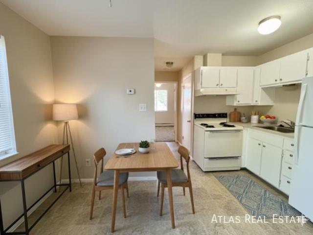 1 Br, 1 bath, Condo 2924 N Arcadia Street
