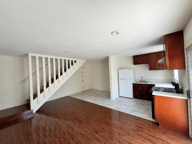1 Br, 1 bath, Condo 293 N Hill Ave # 3
