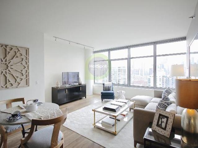 1 Br, 1 bath, Condo 299 W Chestnut St