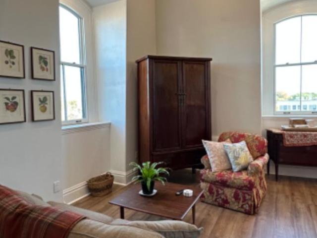1 Br, 1 bath, Condo 2 Pleasant St