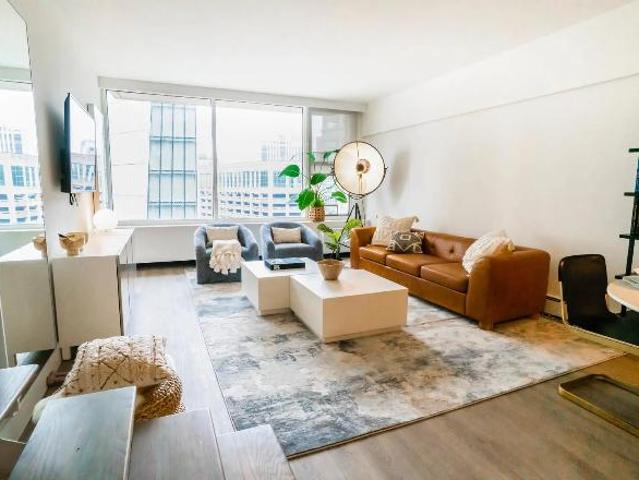 1 Br, 1 bath, Condo 33 E Chestnut