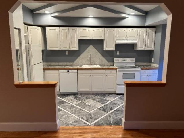 1 Br, 1 bath, Condo 33 Moreland Street