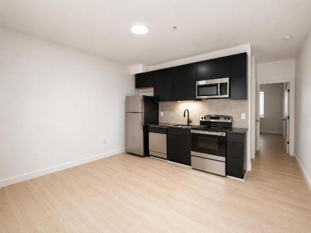1 Br, 1 bath, Condo 3003 W Glenwood Ave