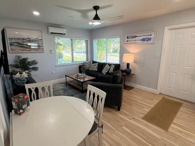1 Br, 1 bath, Condo 300 30th Ave St N