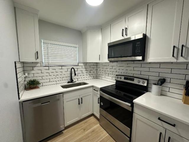 1 Br, 1 bath, Condo 300 30th Ave St N