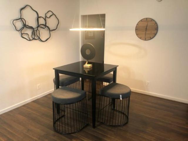 1 Br, 1 bath, Condo 300 M St Sw