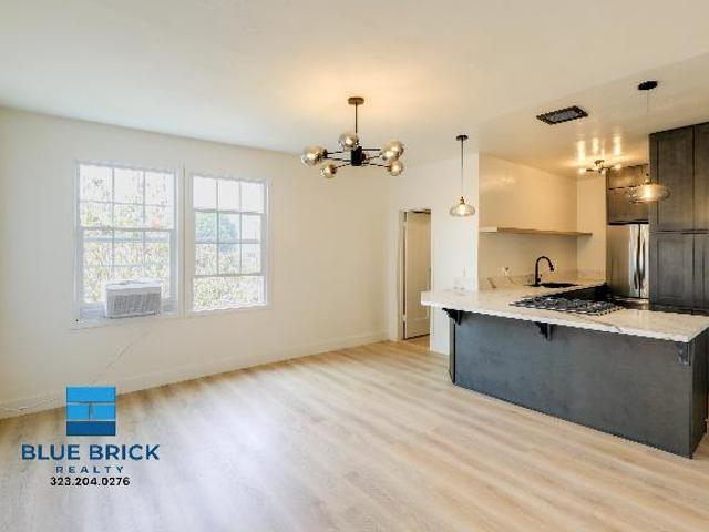 1 Br, 1 bath, Condo 300 N Bonnie Brae St