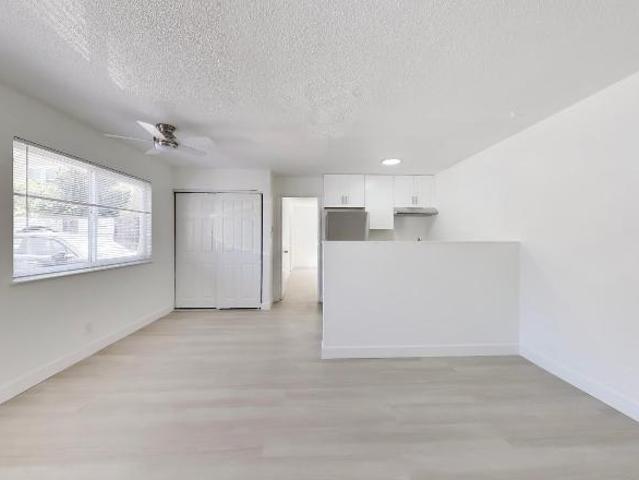 1 Br, 1 bath, Condo 3012 E 18th Street