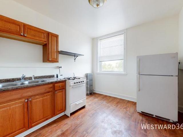 1 Br, 1 bath, Condo 3012 W Warren Blvd