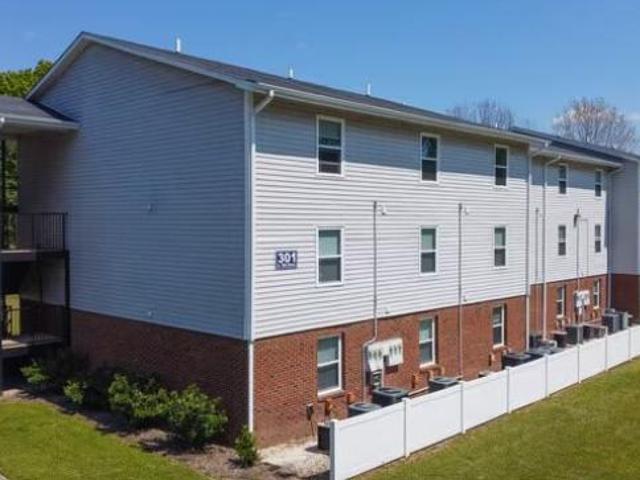 1 Br, 1 bath, Condo 301 E 12th St