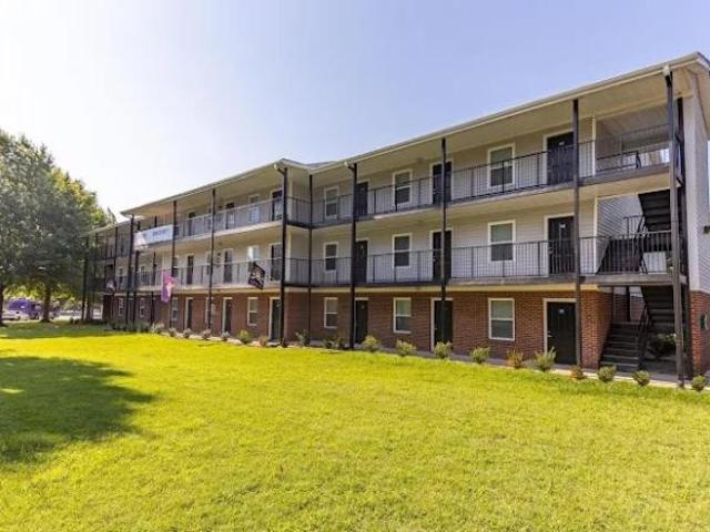 1 Br, 1 bath, Condo 301 E 12th St