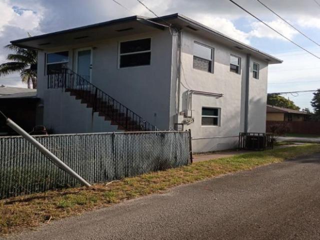 1 Br, 1 bath, Condo 301 NE 4th St