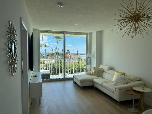 1 Br, 1 bath, Condo 3020 NE 32nd Ave