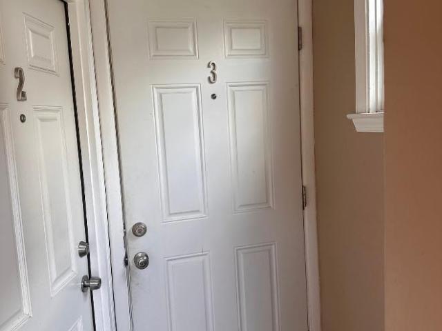 1 Br, 1 bath, Condo 3034 Pinewood Ave