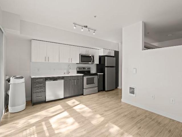 1 Br, 1 bath, Condo 3036 16th Ave W