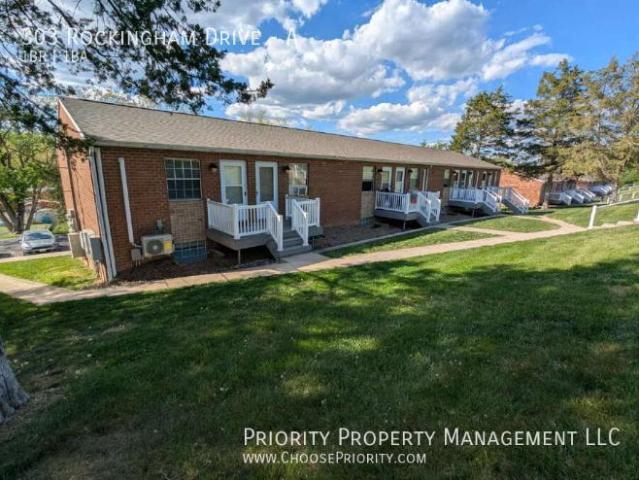 1 Br, 1 bath, Condo 303 Rockingham Drive