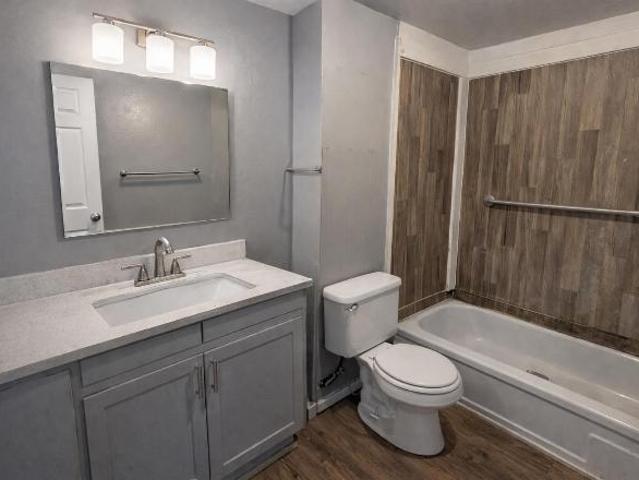 1 Br, 1 bath, Condo 305 W Maple