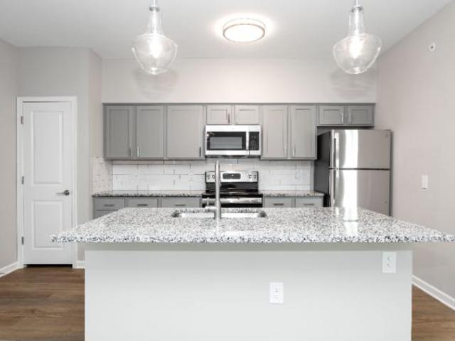 1 Br, 1 bath, Condo 307 W Johnstown Road