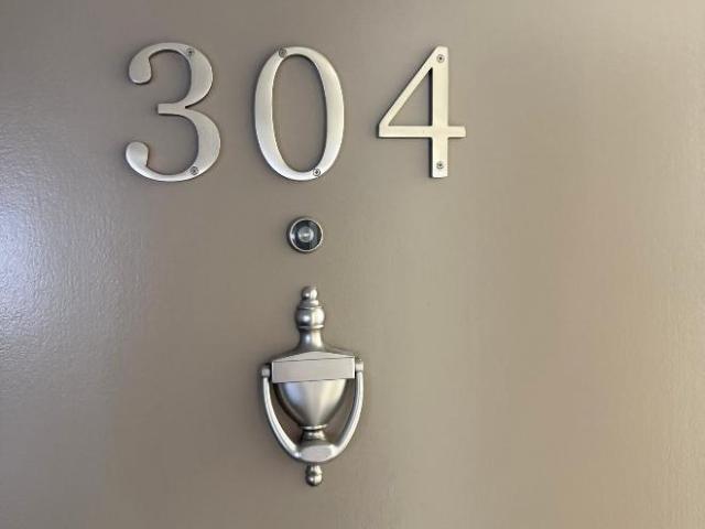 1 Br, 1 bath, Condo 309 S Sherbourne Dr