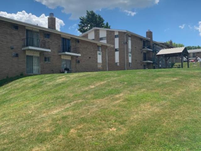 1 Br, 1 bath, Condo 30 S Linden Rd