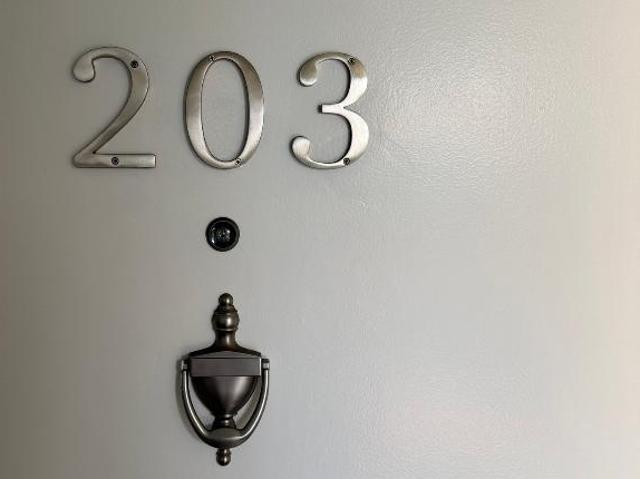 1 Br, 1 bath, Condo 310 S Sherbourne Dr