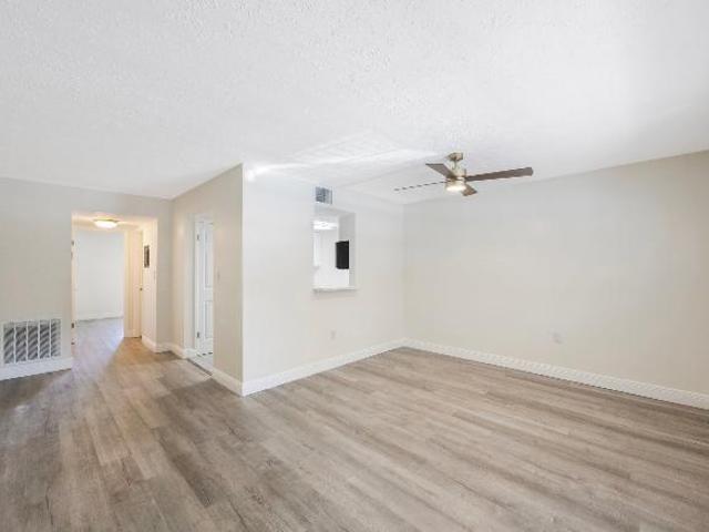 1 Br, 1 bath, Condo 3111 W Horatio St