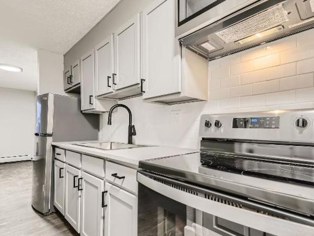 1 Br, 1 bath, Condo 3145 W Arkansas Avenue