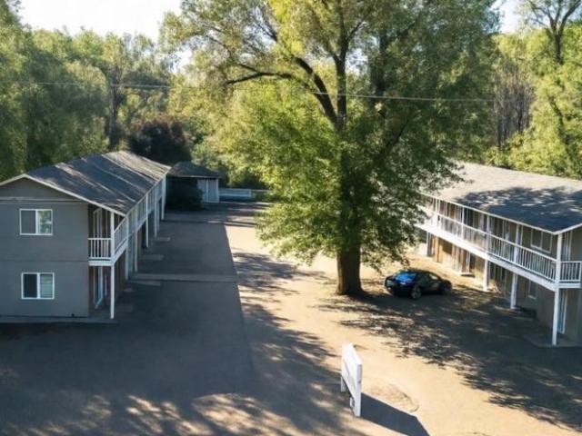 1 Br, 1 bath, Condo 319 E Brookside