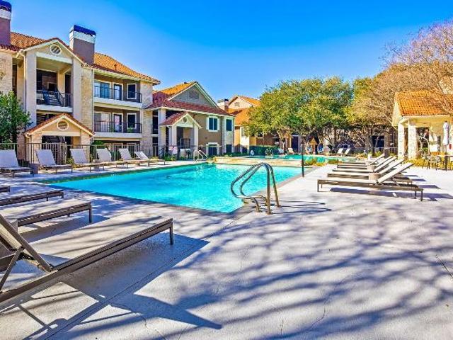 1 Br, 1 bath, Condo 3201 Century Park Blvd