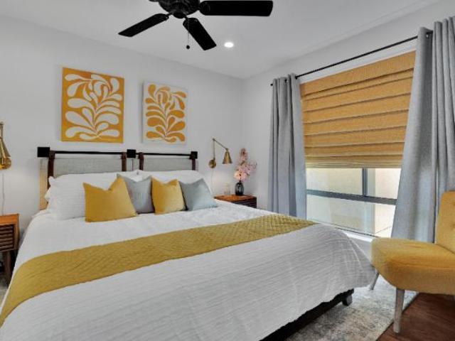 1 Br, 1 bath, Condo 320 N Civic Dr