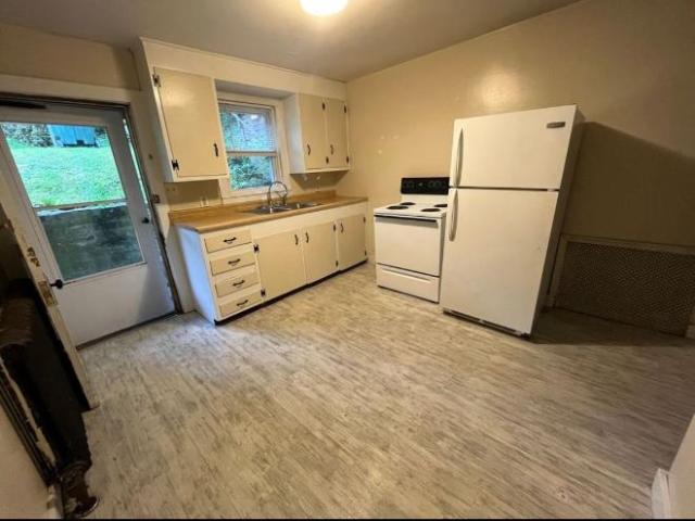 1 Br, 1 bath, Condo 320 Pine Street