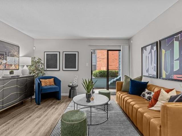 1 Br, 1 bath, Condo 3220 Duval Rd