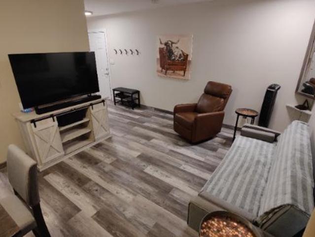 1 Br, 1 bath, Condo 323 Bolivar Ave