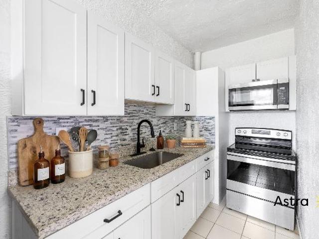 1 Br, 1 bath, Condo 323 N Westland Ave