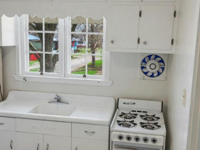 1 Br, 1 bath, Condo 325 E Chestnut St