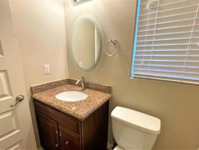 1 Br, 1 bath, Condo 325 Lind Ave SW