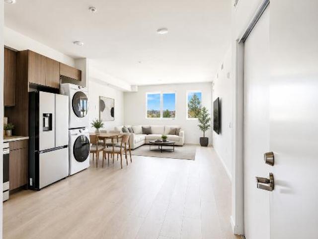 1 Br, 1 bath, Condo 326 Robinson St
