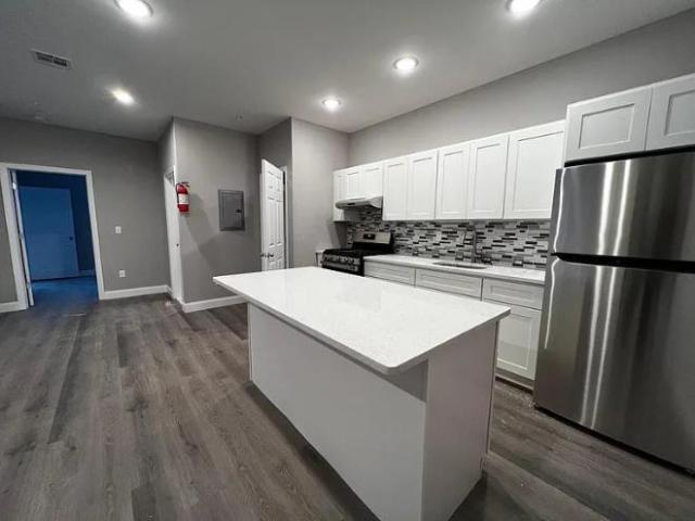 1 Br, 1 bath, Condo 327 Hamilton Ave