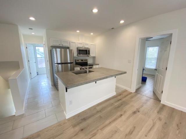 1 Br, 1 bath, Condo 329 W 8th Street