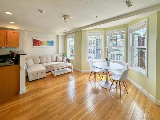 1 Br, 1 bath, Condo 32 Parker
